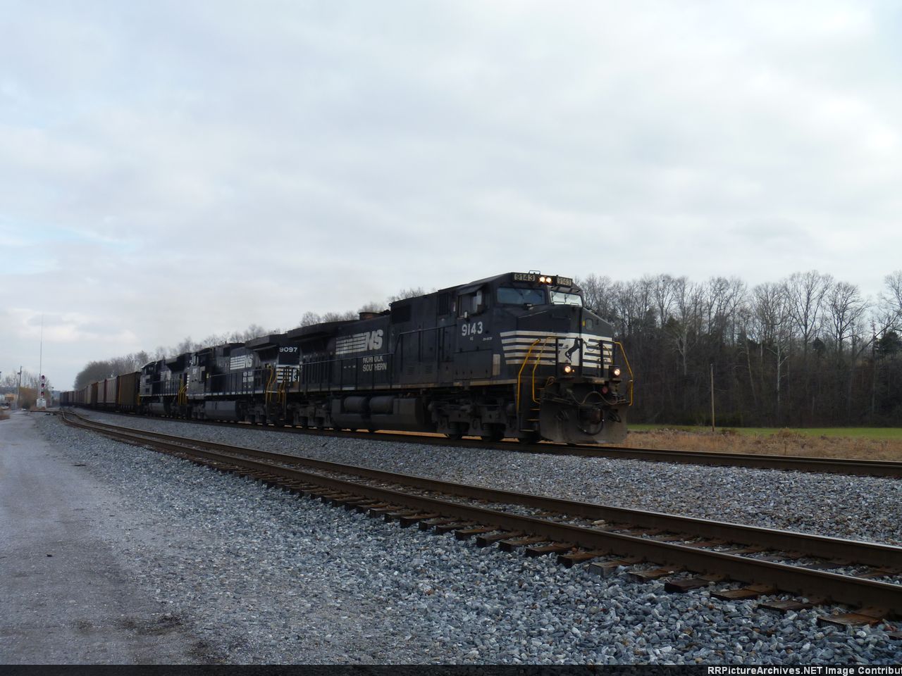 NS 9143 on 744 leaving Moore